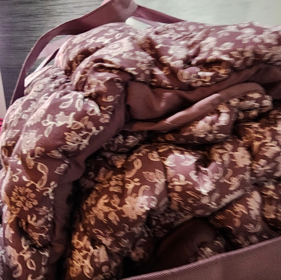 bungalow 360 | Bedding | Bungalow Studio Puffy Cloud Like Texture Plum King Comforter Set New ...